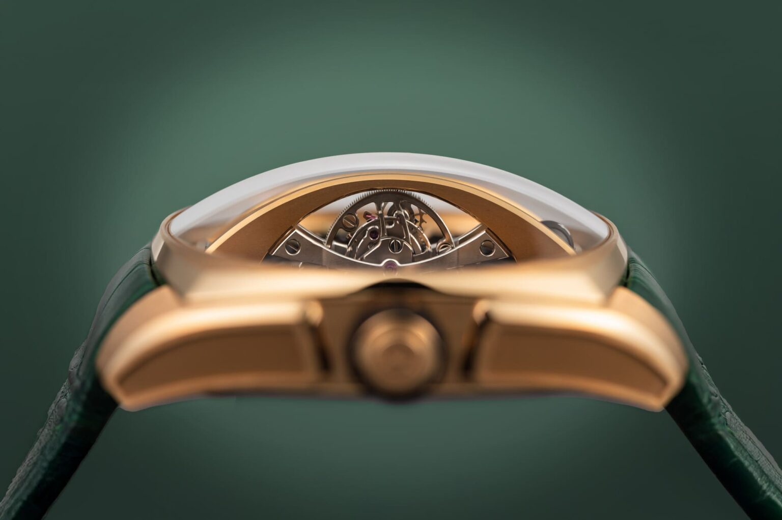 Cyrus Klepcys Vertical Skeleton Tourbillon Malachite: A Limited-Edition ...